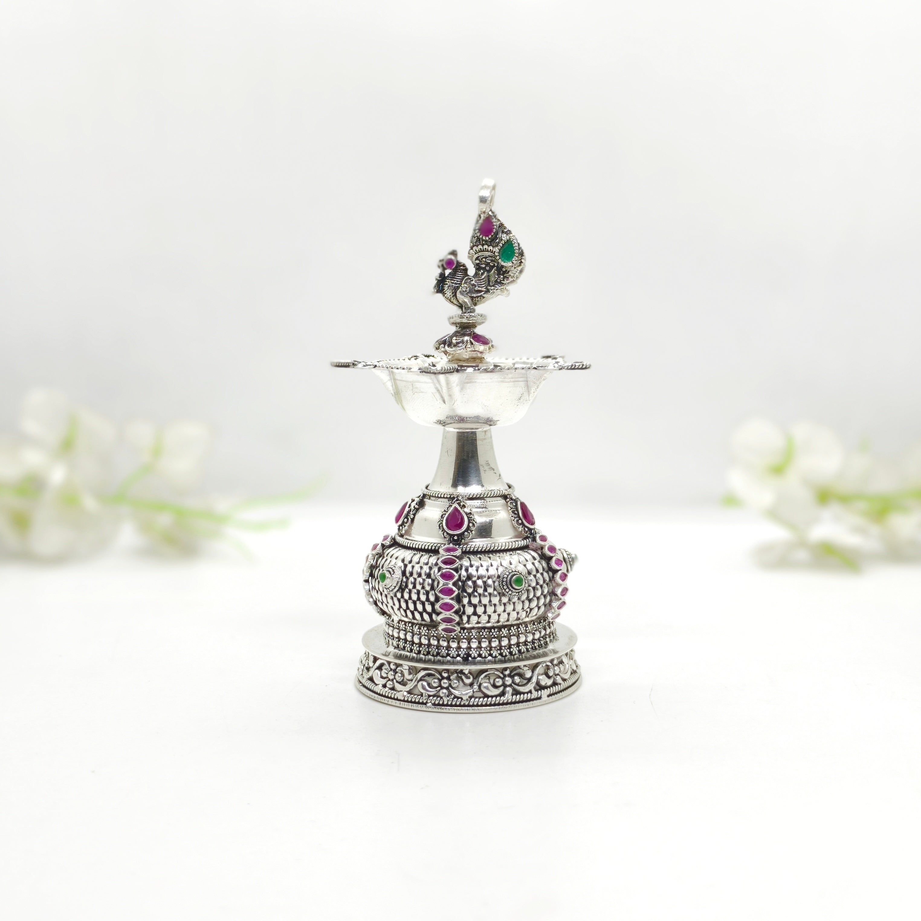 Antique Mayil Vilakku (Medium) – The Velli Kadai